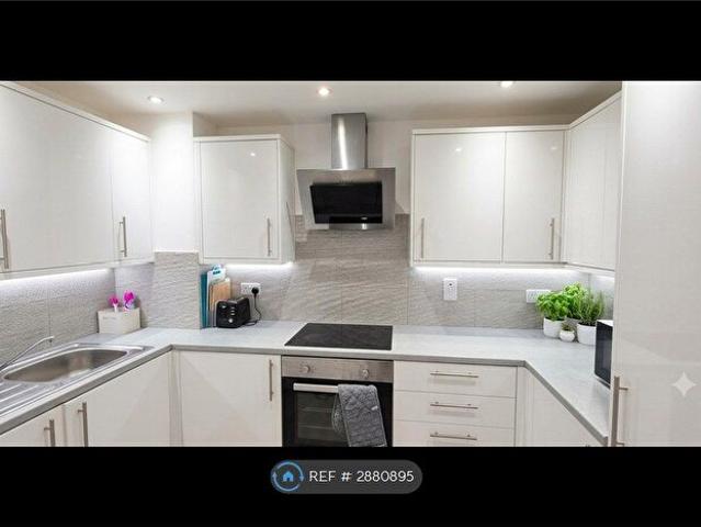 3 Bedroom Flat To Rent In Cumbernauld Road, Glasgow, G31