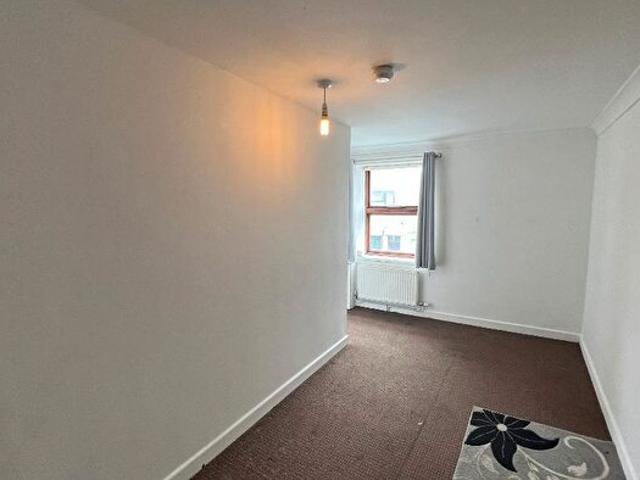 3 Bedroom Flat To Rent In Castle Street, Tredegar, NP22
