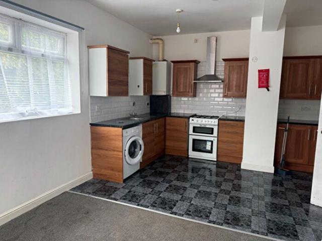 3 Bedroom Flat To Rent In Chester Street, Coundon, Coventry, CV1