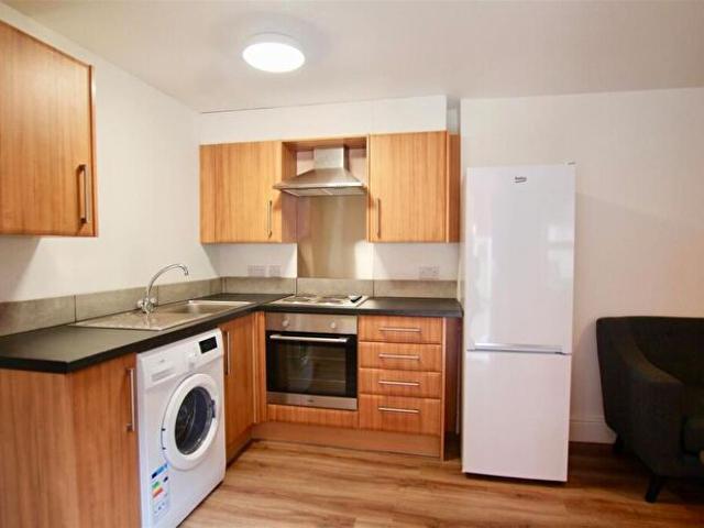 3 Bedroom Flat To Rent In Derby Road, Nottingham, Nottinghamshire, NG1