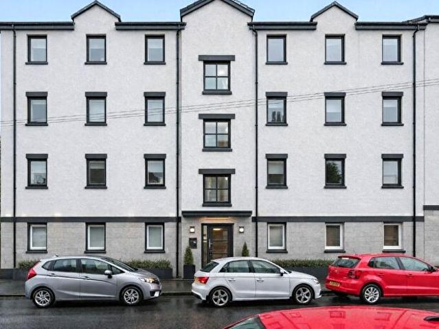 3 Bedroom Flat To Rent In Douglas Street, Stirling Town, Stirling, FK8
