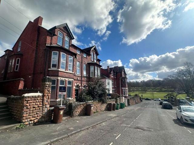 3 Bedroom Flat To Rent In Foxhall Road, Nottingham, NG7