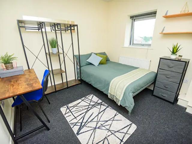 3 Bedroom Flat To Rent In Goldsmith Street Flat, Royal House, Nottingham, NG1