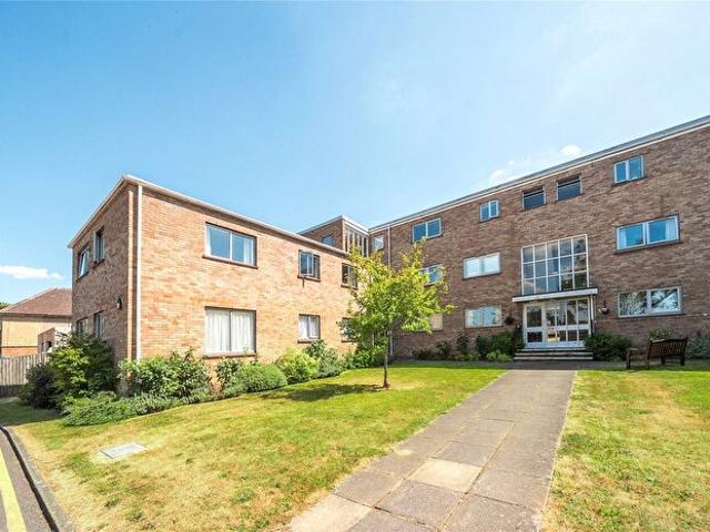 3 Bedroom Flat To Rent In Gosford Hill Court, Bicester Road, Kidlington, OX5