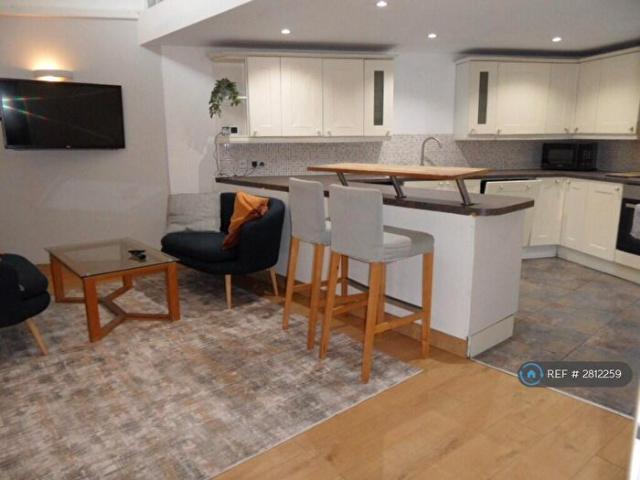 3 Bedroom Flat To Rent In Loughborough, Loughborough, LE11