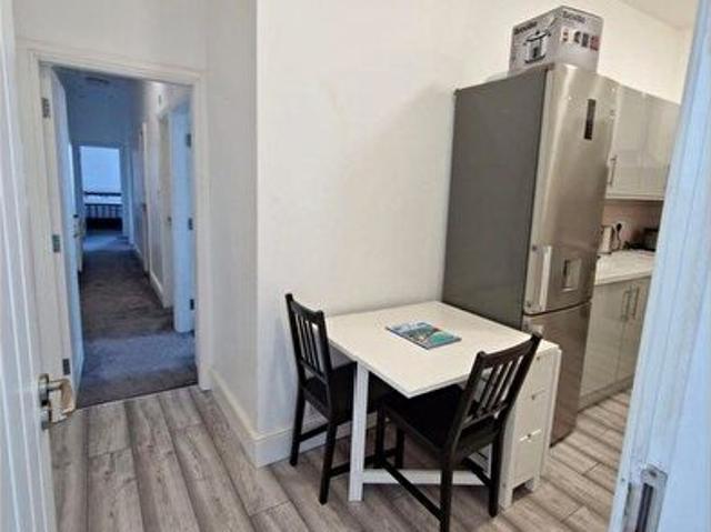 3 Bedroom Flat To Rent In Queens Road, Beeston, NG9