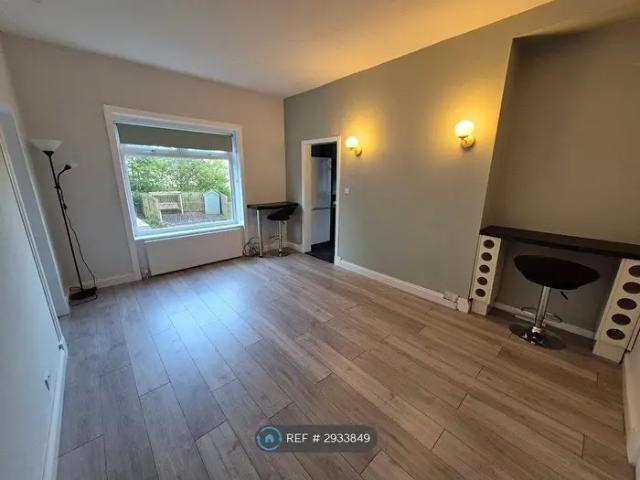3 Bedroom Flat To Rent In Renshaw Drive, Glasgow, G52