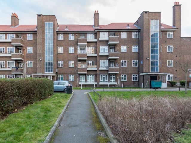 3 Bedroom Flat to Rent in SE15