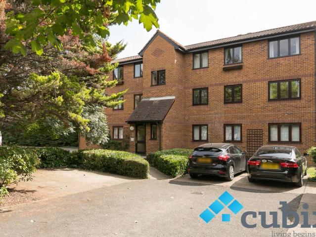 3 Bedroom Flat to Rent in SE8