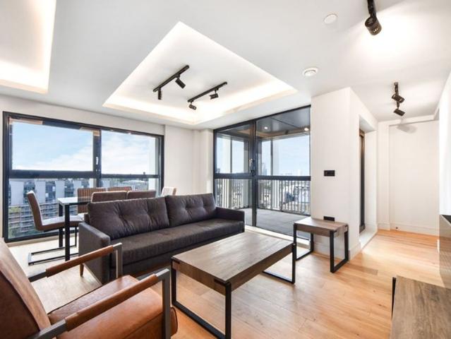 3 Bedroom Flat to Rent in Tower Bridge Road, London, SE1