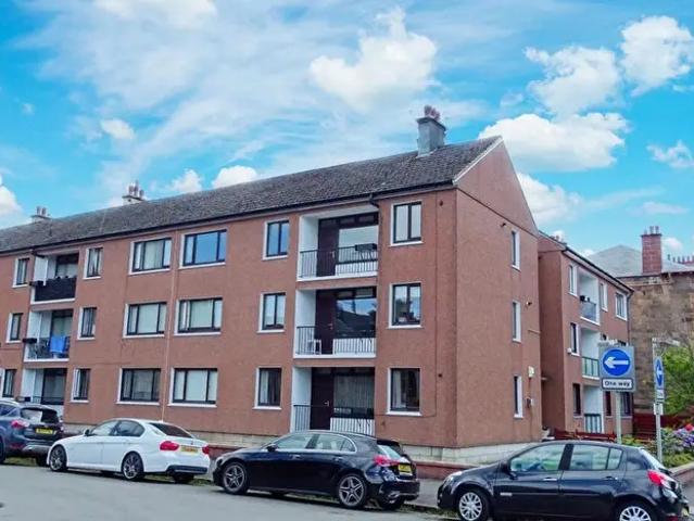 3 Bedroom Flat To Rent In Unfurnished Bed Nd Floor Flat @ Boleyn Rd, G41