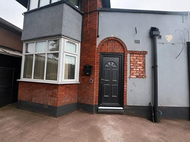 3 Bedroom Flat To Rent In Warwick Road, Solihull, B92