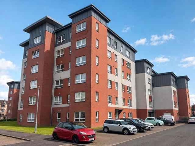 3 Bedroom Flat To Rent In Whitehill Place, Dennistoun, Glasgow, G31