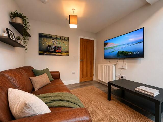 3 Bedroom Flat To Rent In William Road, West Bridgford, NG2