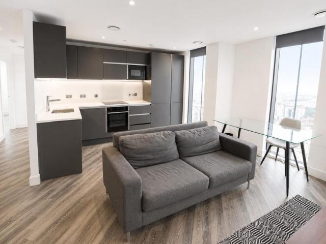 3 bedroom Flat To Rent Total Size: 764 SQ FT
