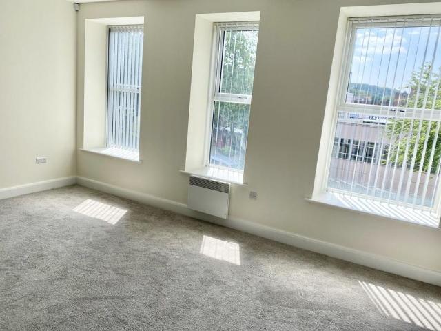 3 bedroom flat to rent