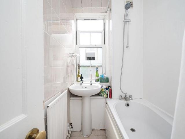 3 bedroom flat to rent