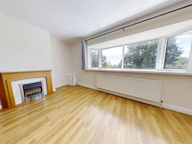 3 bedroom flat to rent