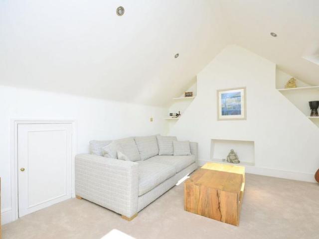 3 bedroom flat to rent