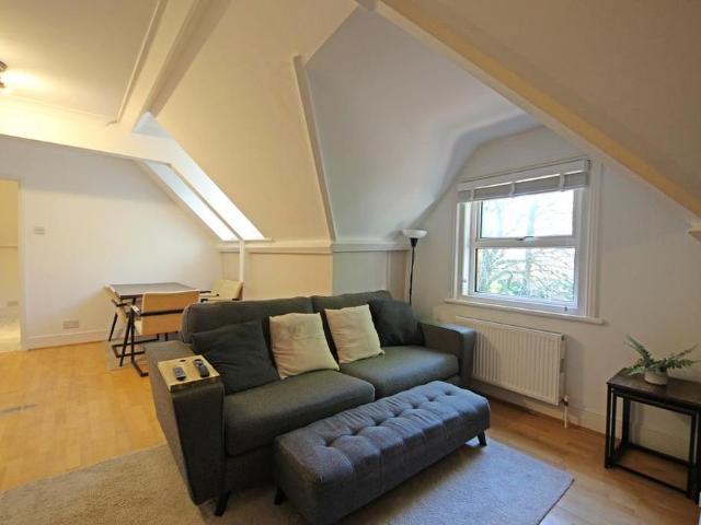 3 bedroom flat to rent