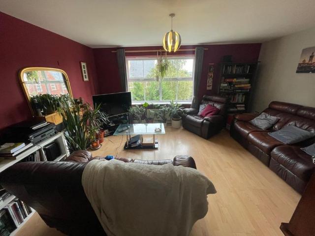 3 bedroom flat to rent