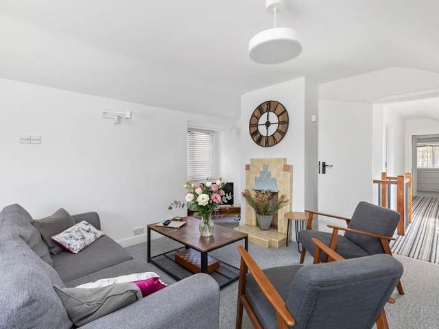 3 bedroom flat to rent