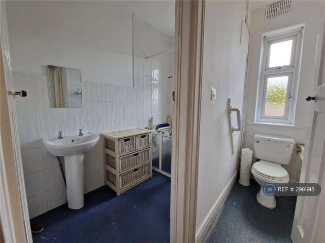 3 bedroom flat to rent