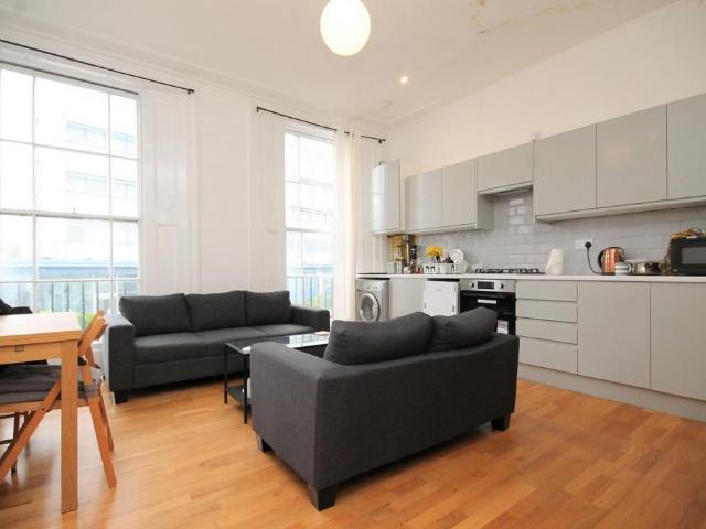 3 bedroom flat to rent