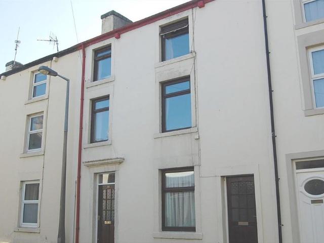 3 bedroom flat to rent
