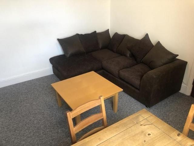 3 bedroom flat to rent