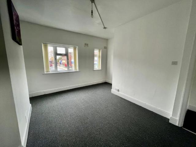 3 bedroom flat to rent
