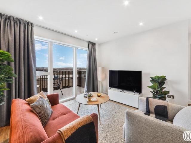 3 bedroom flat to rent