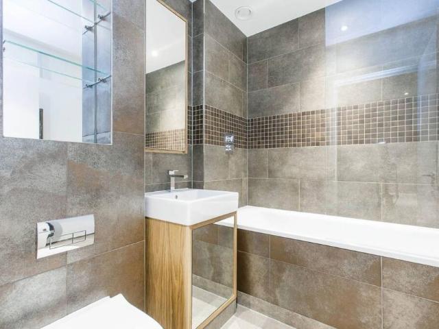 3 bedroom flat to rent