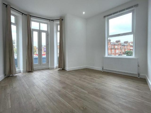 3 bedroom flat to rent