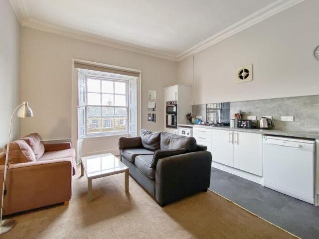 3 bedroom flat to rent