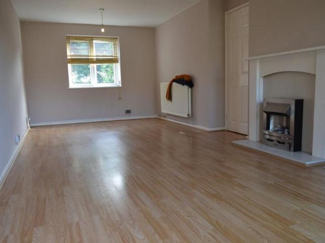 3 bedroom flat to rent