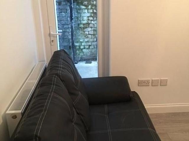 3 bedroom flat to rent