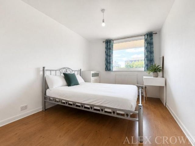 3 bedroom flat to rent