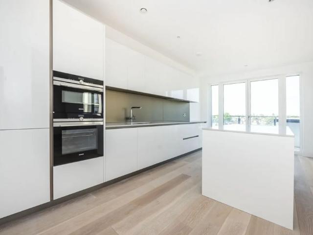 3 bedroom flat to rent