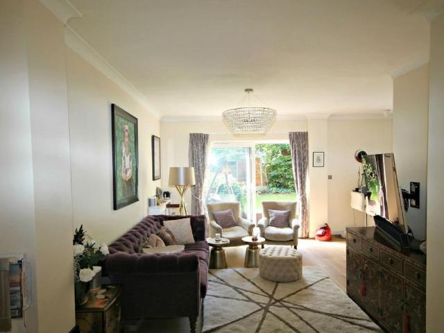 3 bedroom flat to rent