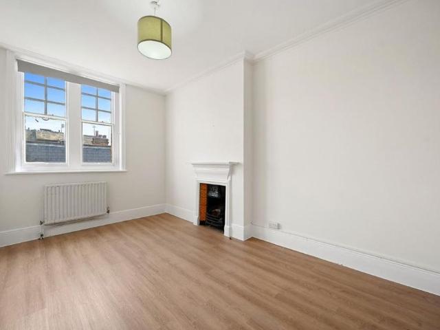 3 bedroom flat to rent