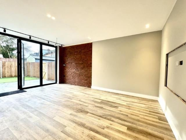3 bedroom flat to rent