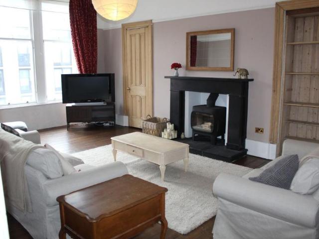 3 bedroom flat to rent