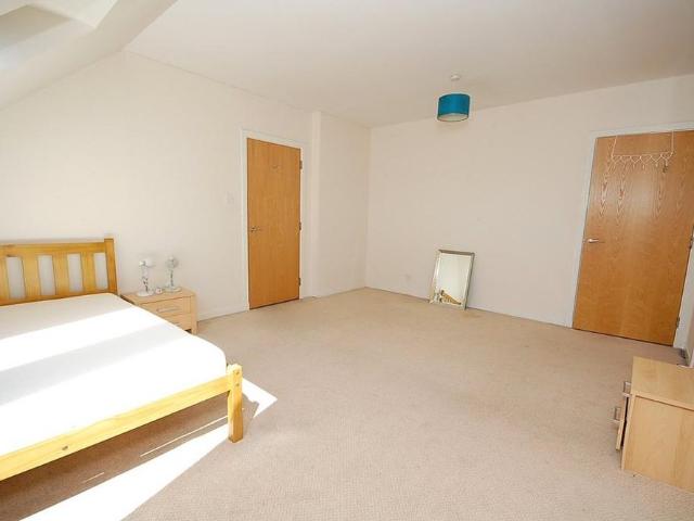 3 bedroom flat to rent