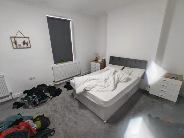 3 bedroom flat to rent