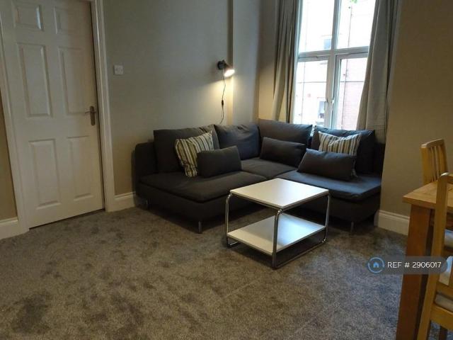 3 bedroom flat to rent
