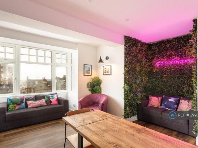 3 bedroom flat to rent