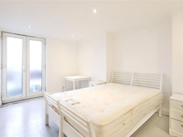 3 bedroom flat to rent