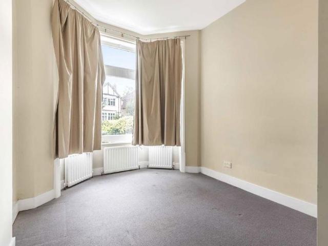 3 bedroom flat to rent