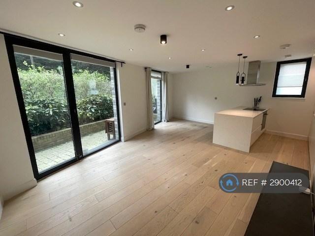 3 bedroom flat to rent